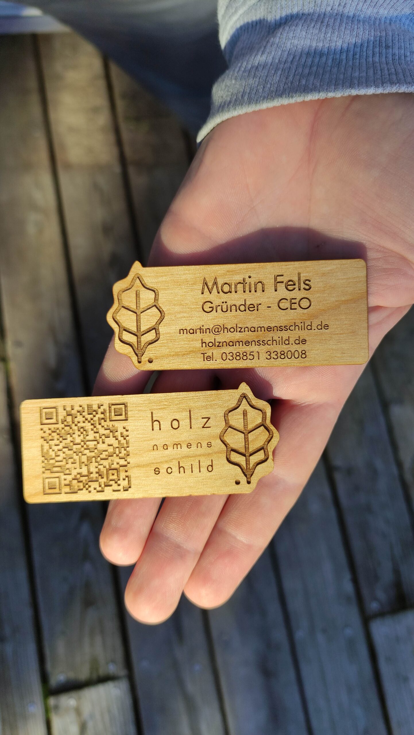 Visitenkarten aus Holz mit QR Code für Firmen und Selbstständige